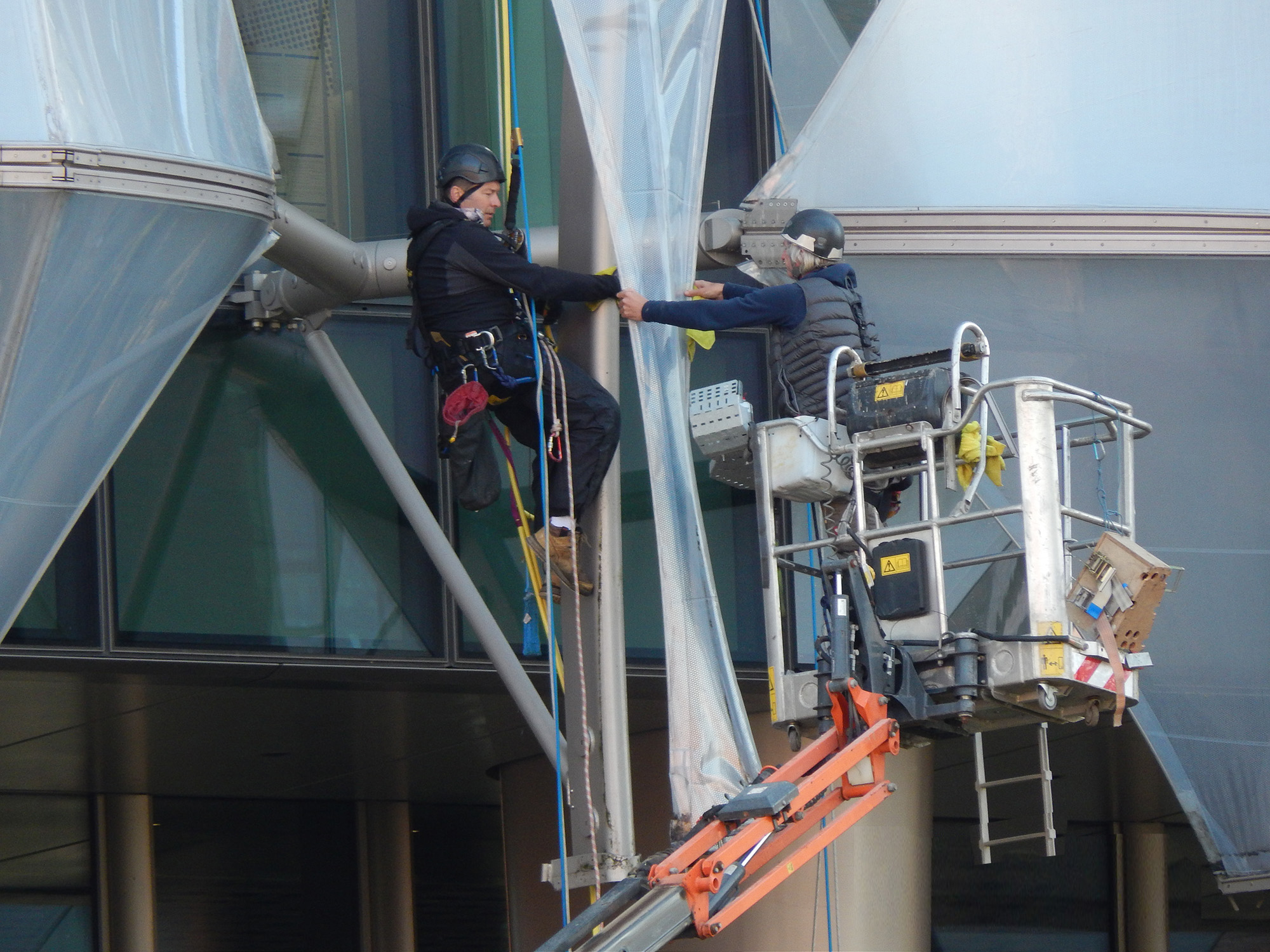 ETFE Installation & Roof Maintenance - Stan Rope AccessStan Rope Access
